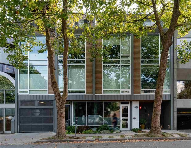 Just Sold: 4 850 W 8th Ave., Vancouver West, Fairview VW